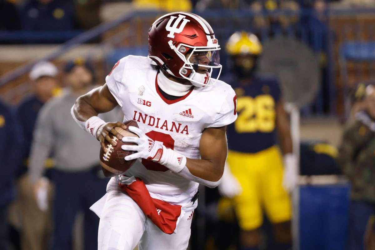 Donaven McCulley Moving to Wide Receiver, According to Don Fischer ...