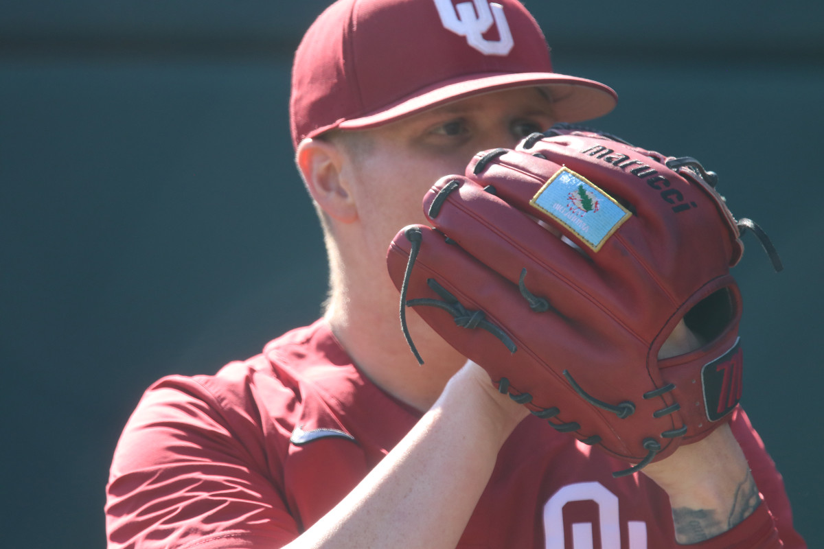 CWS Photo Gallery: Oklahoma Sooners Practice - Sports Illustrated ...