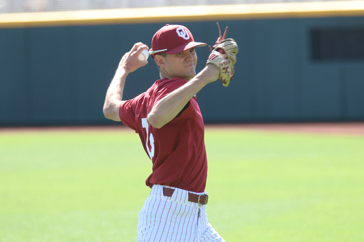 CWS Photo Gallery: Oklahoma Sooners Practice - Sports Illustrated ...