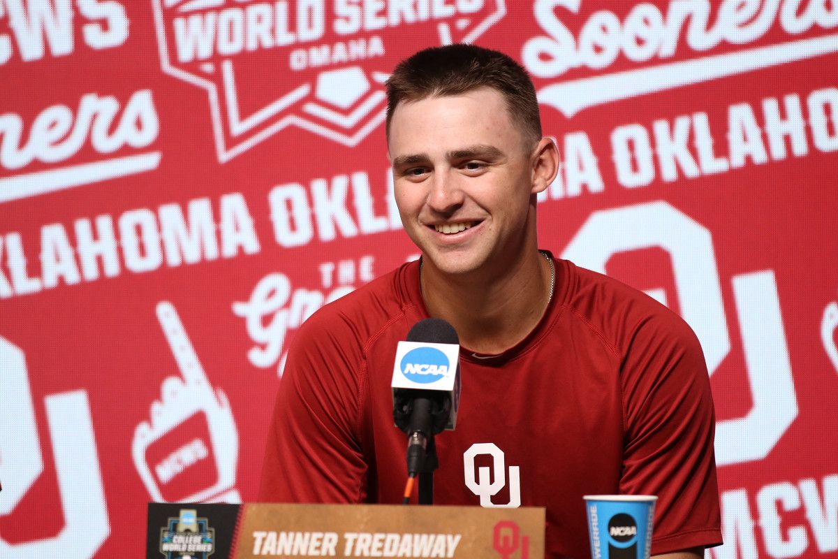 CWS Photo Gallery: Oklahoma Sooners Practice - Sports Illustrated ...