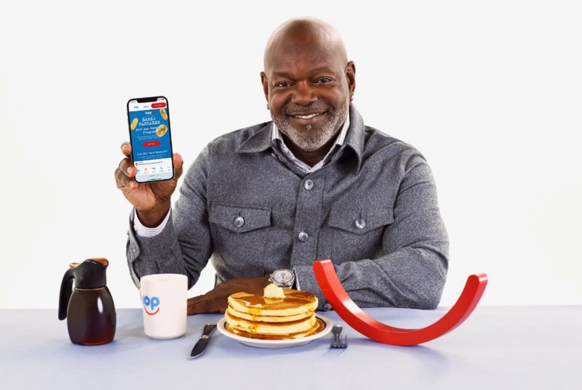 Emmitt Smith and IHOP Partner for Father's Day, First-Ever Loyalty ...