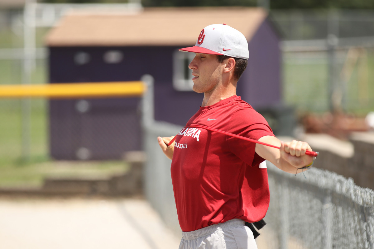 Oklahoma Overcoming Challenges Heading Into Notre Dame Collision ...