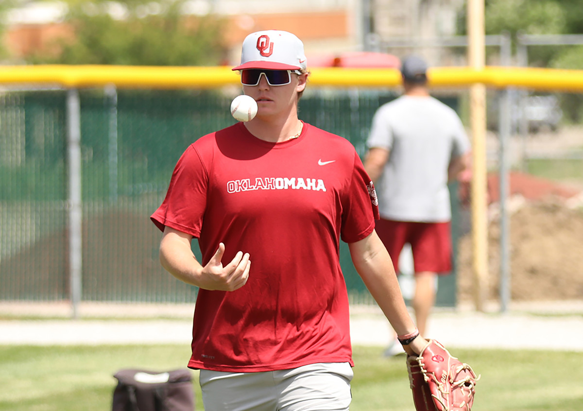 Oklahoma Sooners Reel In Postseason Accolades - Sports Illustrated ...