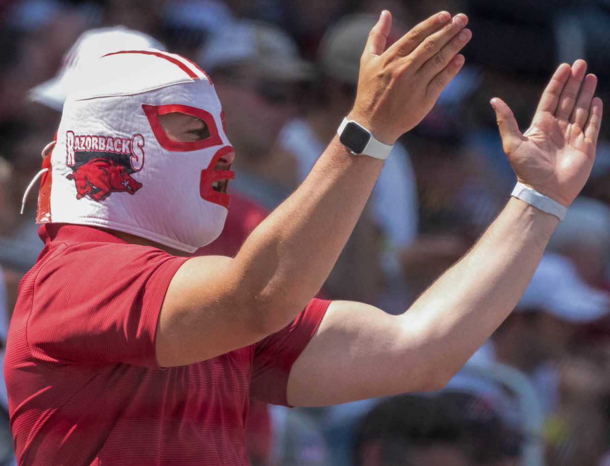 Face of the Game: Photo Gallery of Razorback Fans at CWS Opening Game ...