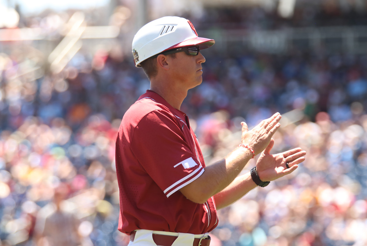 Report: Oklahoma Assistant Takes Head Coaching Job - Sports Illustrated ...