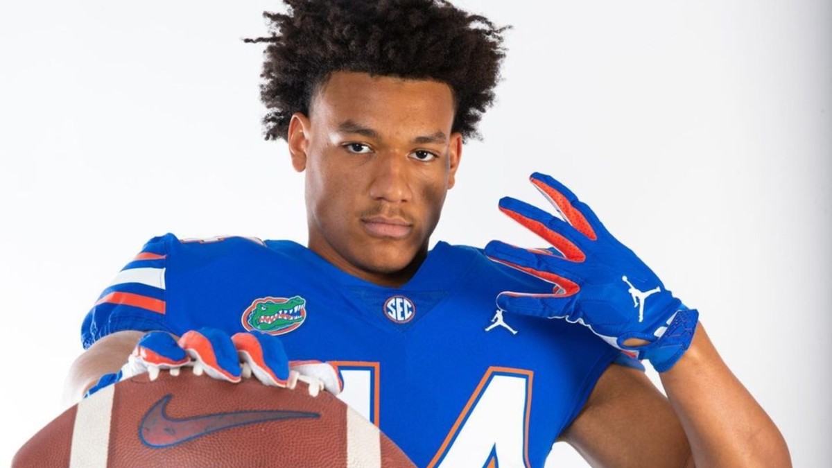 EDGE TJ Searcy Signs With Florida Gators - Sports Illustrated Florida ...