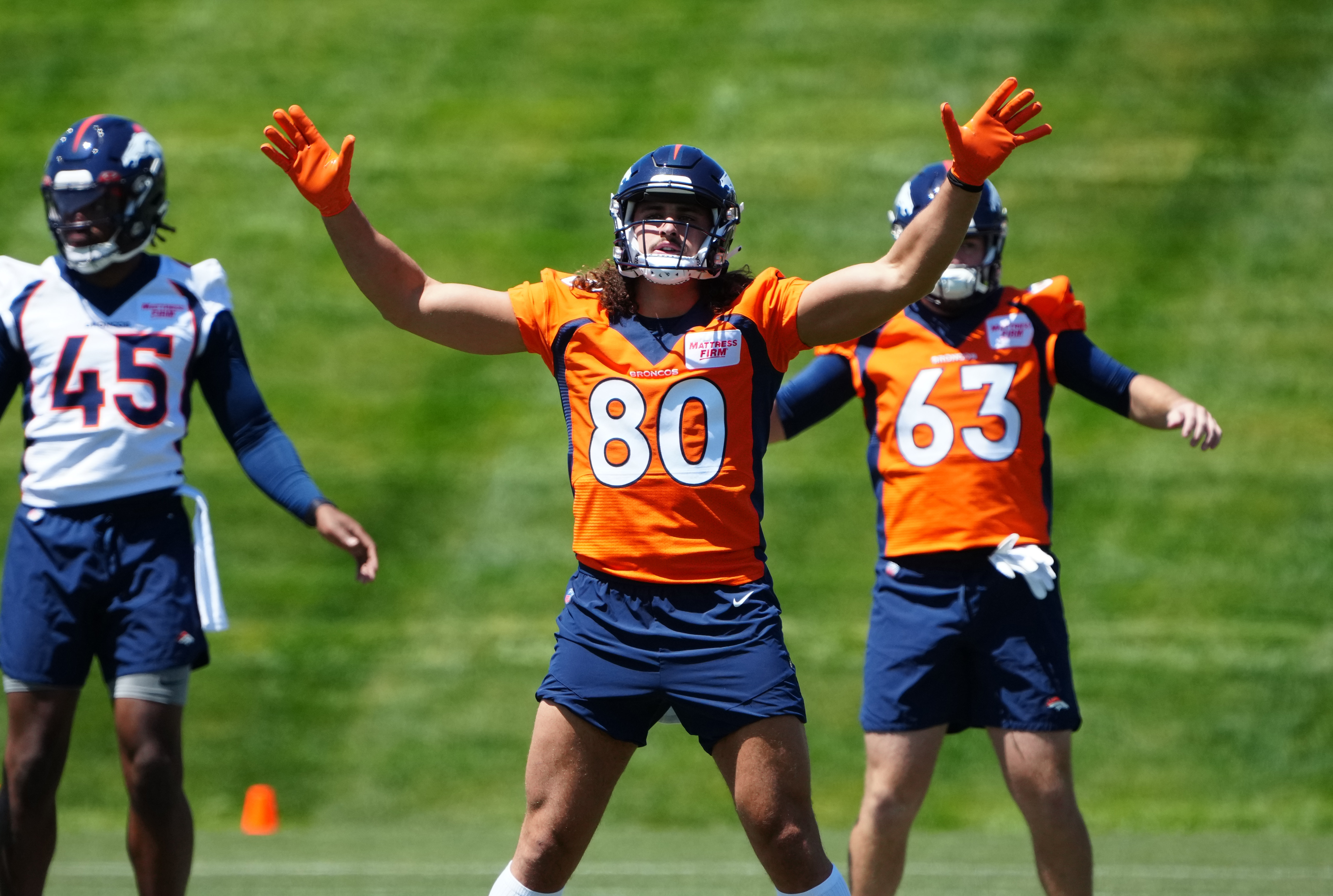 Broncos TE Greg Dulcich Projected to 2022 Offensive All-Rookie Team ...