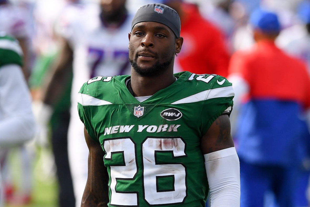 Former Pittsburgh Steelers RB Le'Veon Bell Opens as Favorite Over ...
