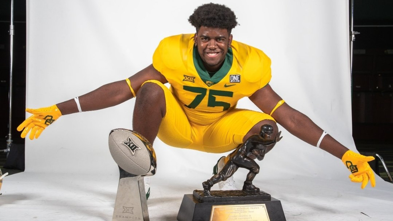 Elite OT Isaiah Robinson Signs With Baylor Bears - Inside The Bears on ...