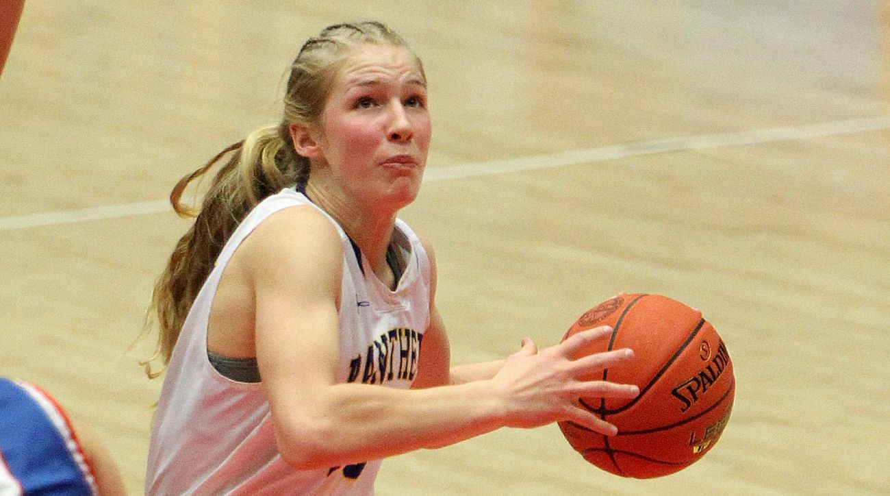 Iowa Recruit Ava Jones Injured After Being Struck by Car, per Report ...