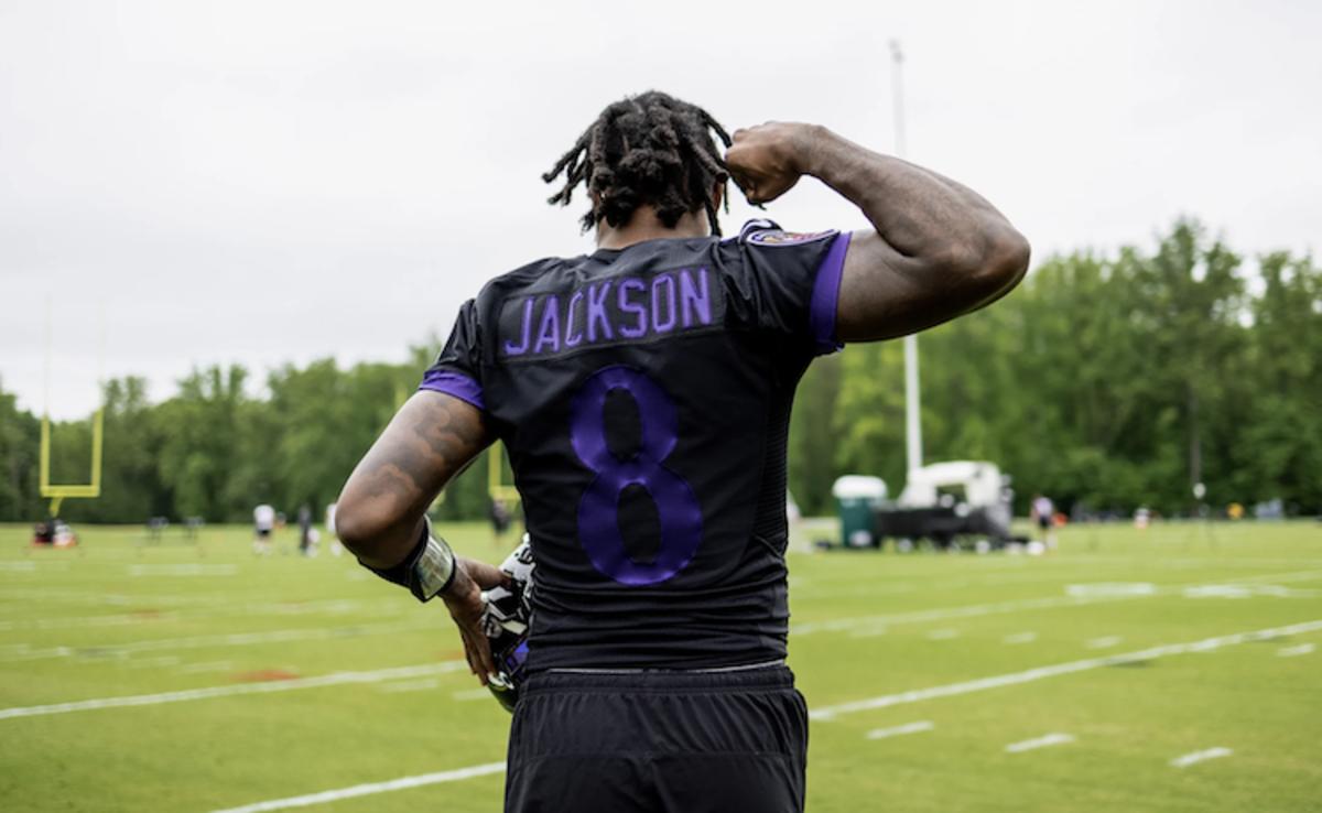 Ravens QB Lamar Jackson Posts Video of Workouts, Throwing Long Passes ...
