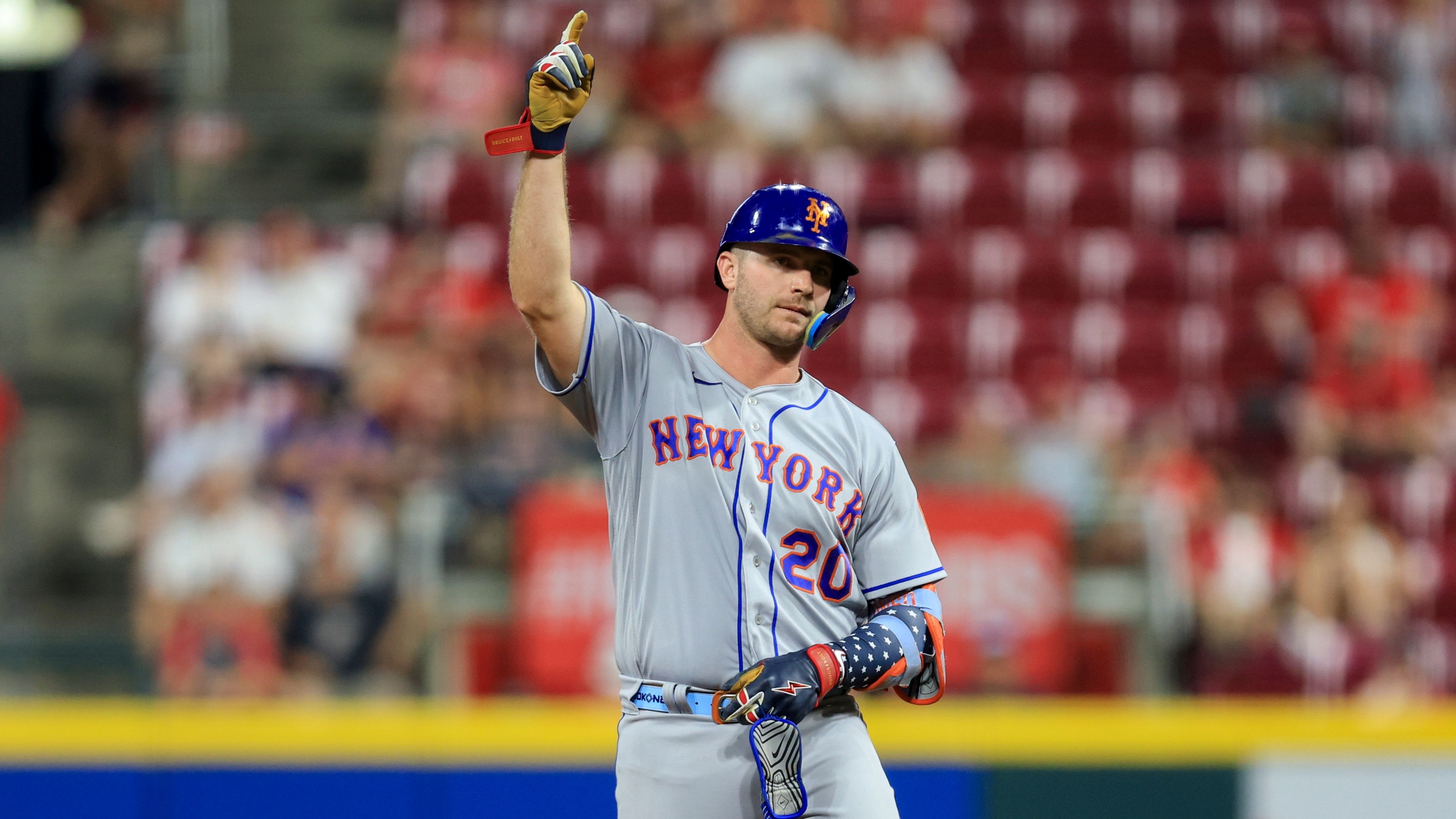 Mets Slugger Pete Alonso Will Defend Title in Home Run Derby - Sports ...