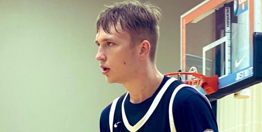 Oregon Forward Builds Basketball Following, Including UW - Sports ...