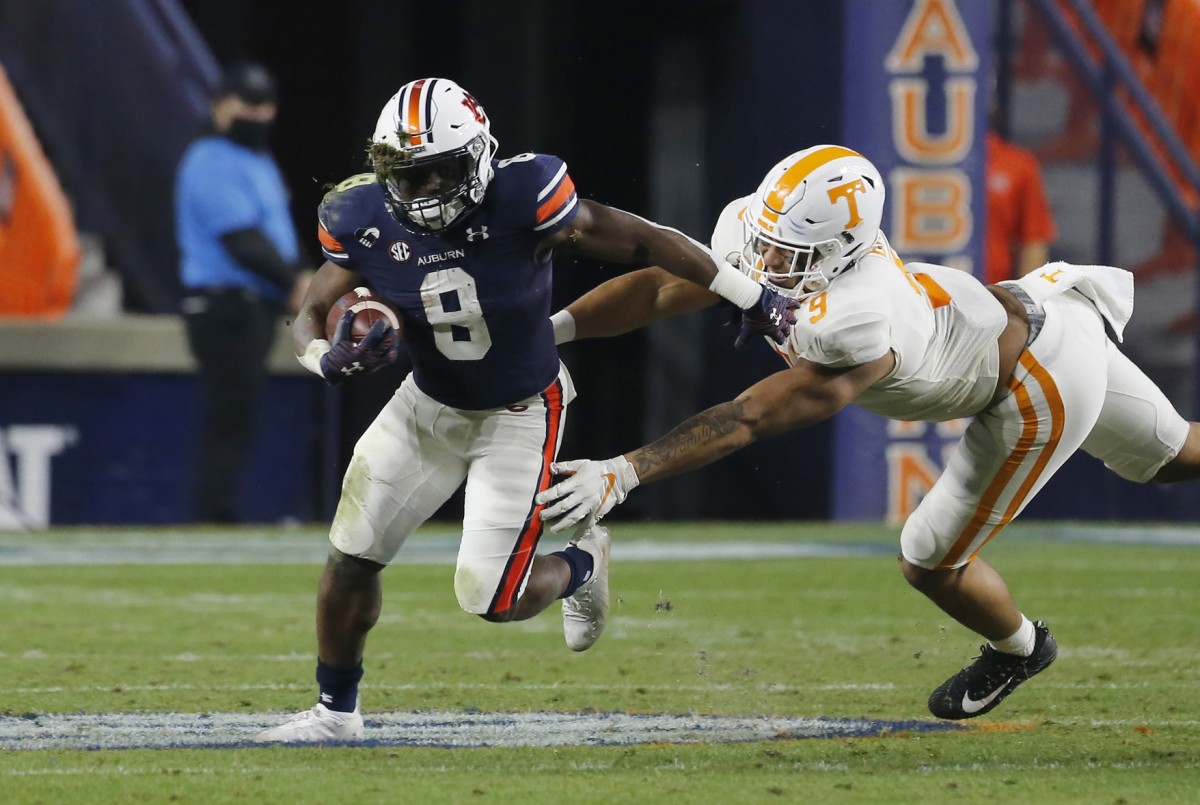 Indiana Running Back Shaun Shivers Named to Doak Walker Award Watch ...