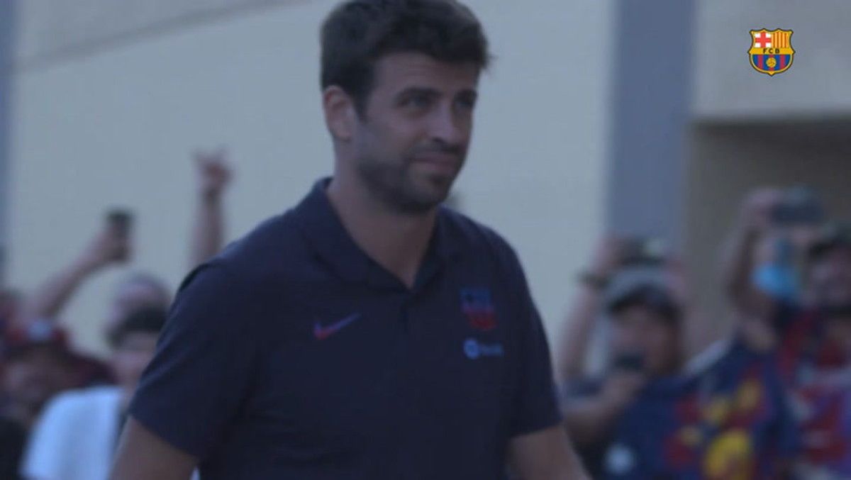 Robert Lewandowski’s first training session with the group - Soccer ...