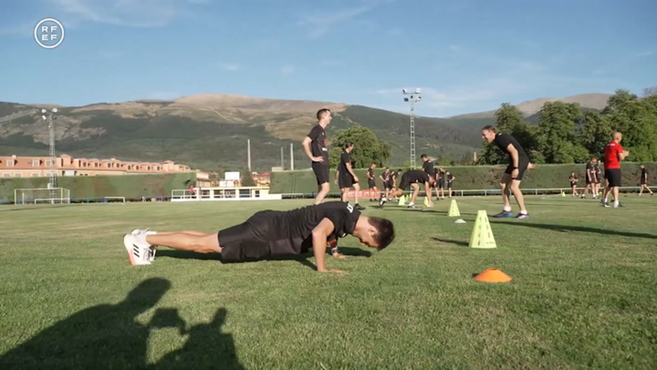 Spanish referees prepare for the 2022/23 season - Soccer - OneFootball ...