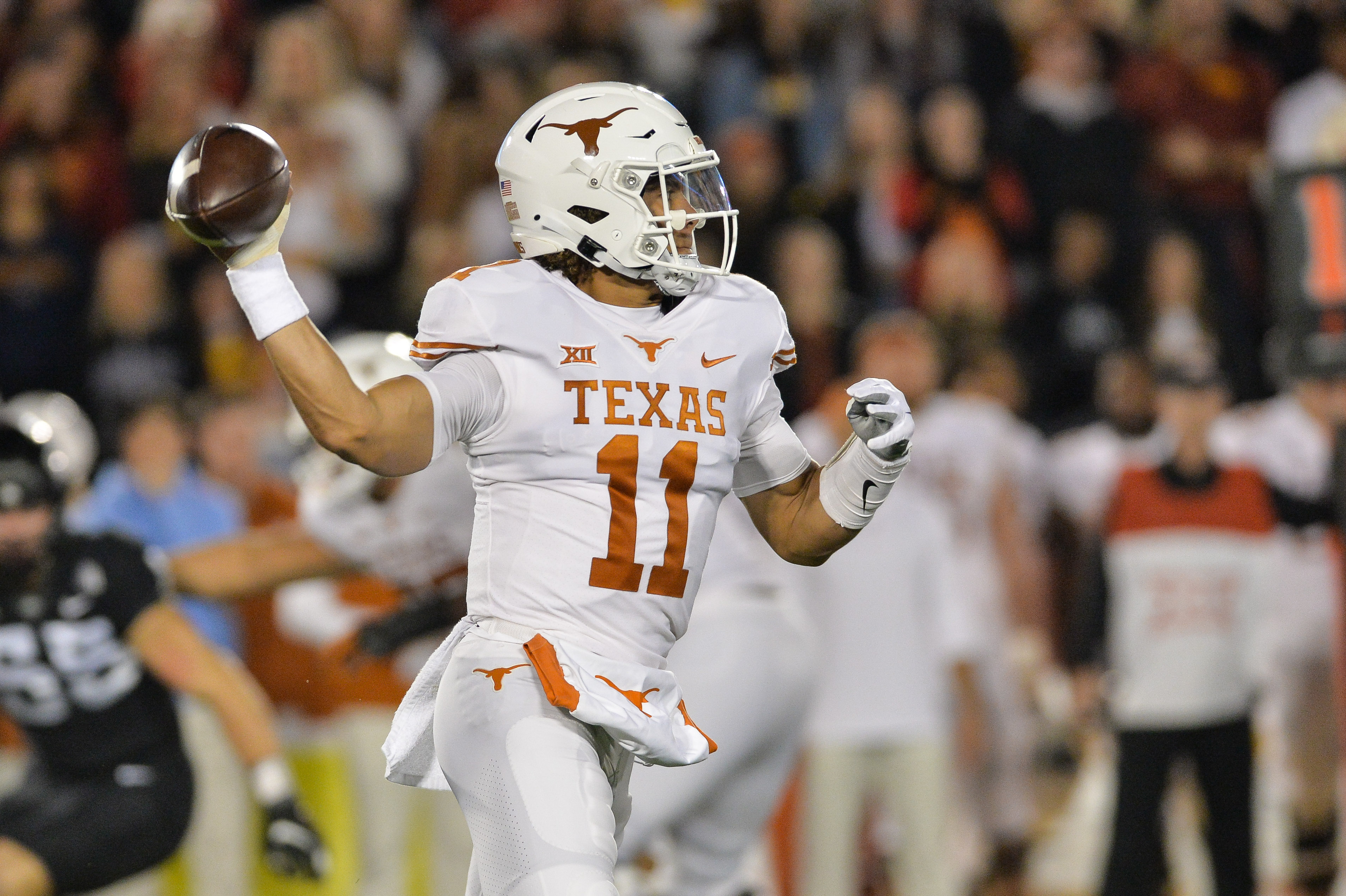 Ex Texas Longhorns QB Casey Thompson Earns First-Team Reps With ...