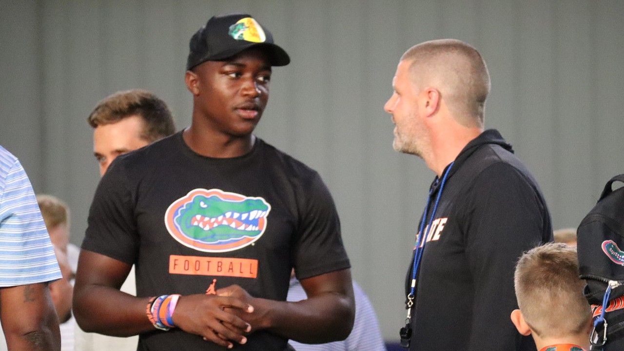 EDGE Isaiah Nixon Flips Pledge From Florida Gators Back to UCF - Sports ...
