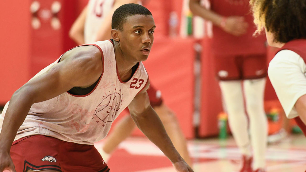 Razorbacks to Face Louisville First in Maui Invitational in November ...