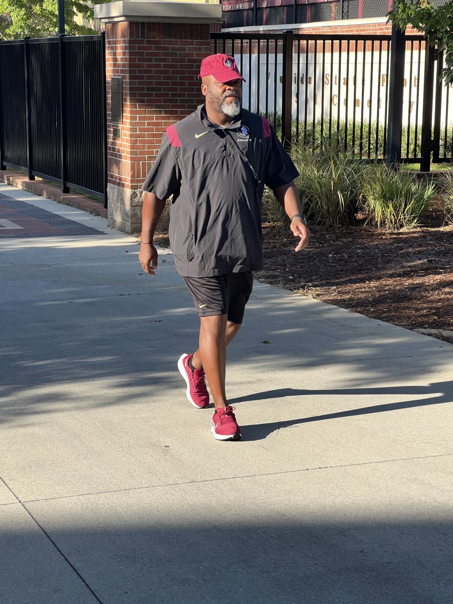 PHOTO GALLERY: Florida State practices in full pads for second ...