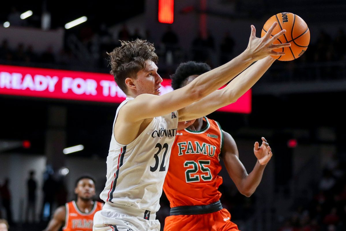 Jarrett Hensley, USA East Coast Take Out The Sant Julia All-Stars 82-65 ...