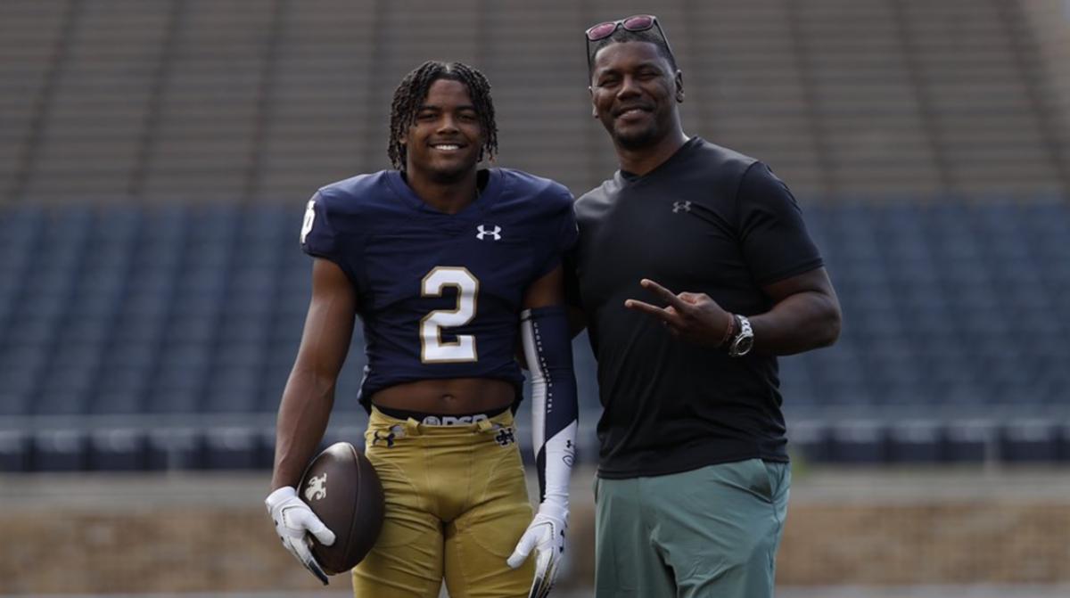 Dynamic Runner Dylan Edwards Commits To Notre Dame - Sports Illustrated ...