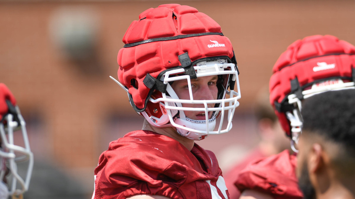 Hogs' Transfer Linebacker Drew Sanders May Not Know His Full Potential ...