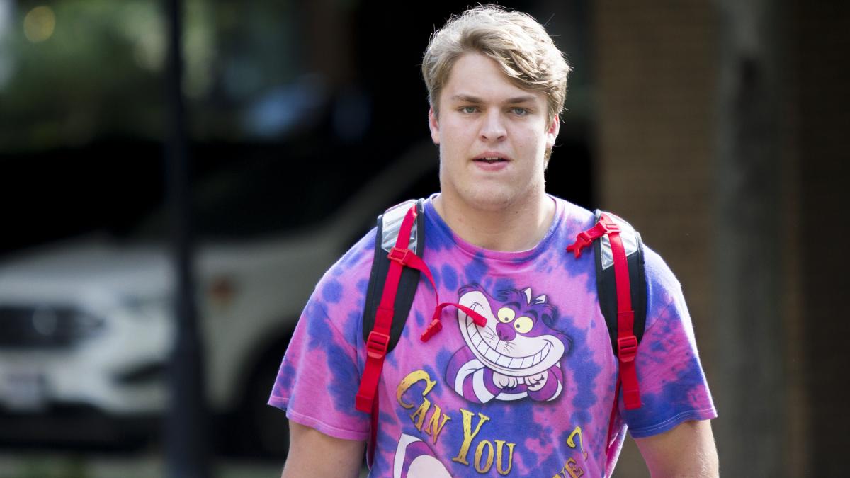 Photos From Ohio State’s Hotel Check-In 2022 - Sports Illustrated Ohio ...