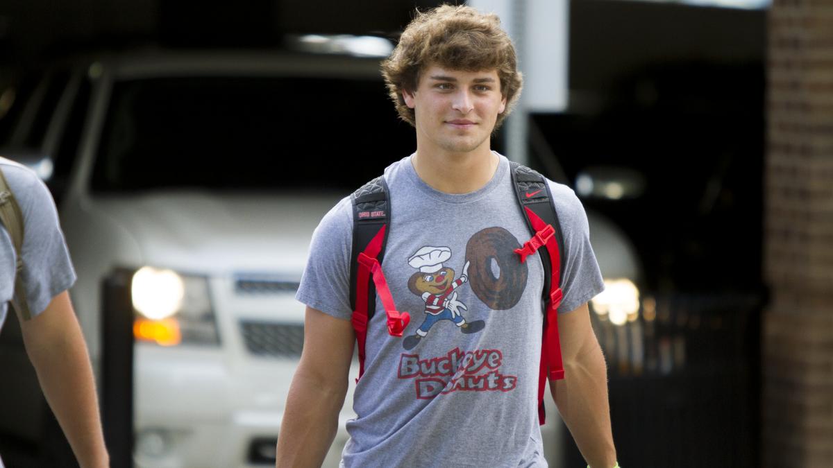 Photos From Ohio State’s Hotel Check-In 2022 - Sports Illustrated Ohio ...