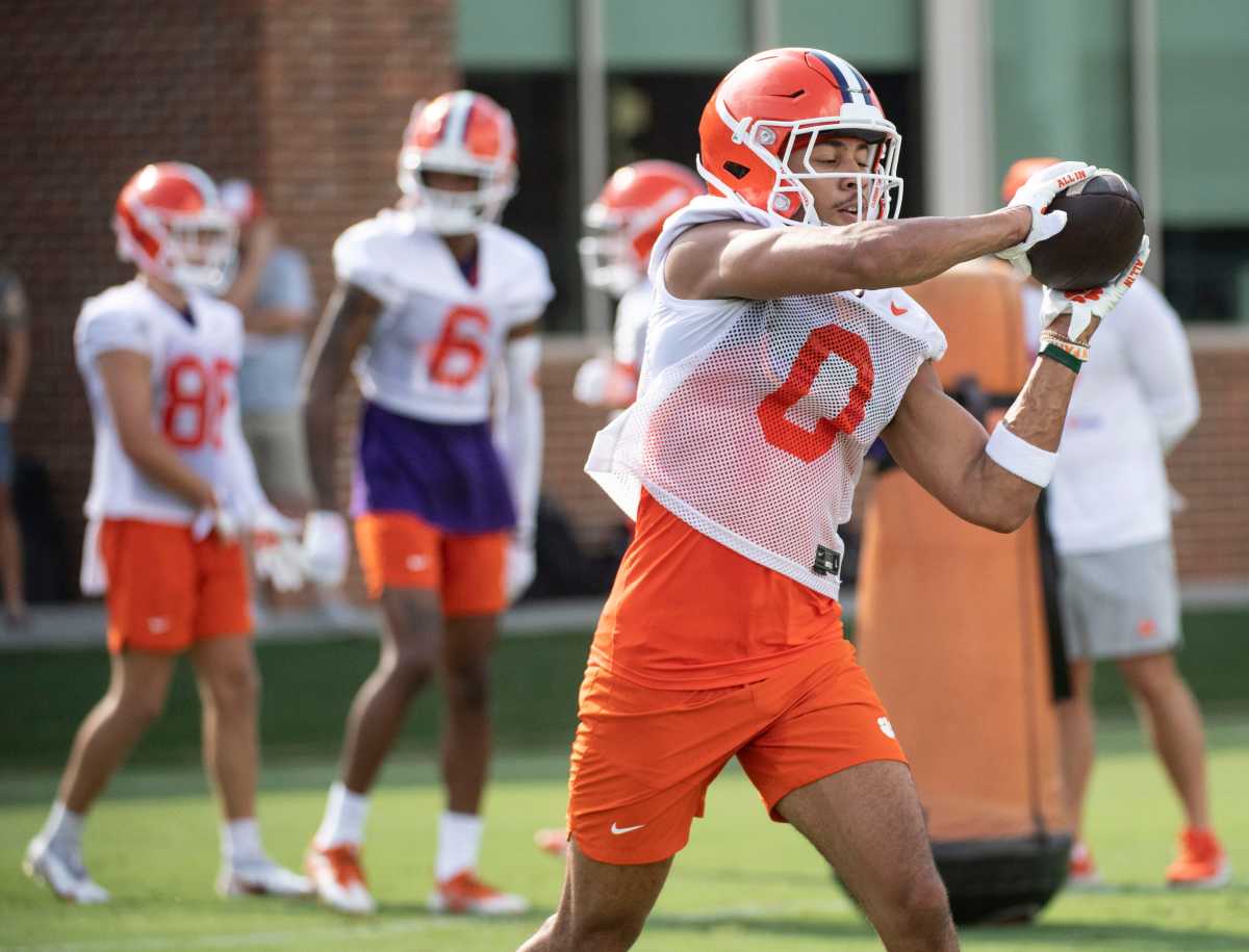 Clemson Tigers Freshman Receiver Impresses Linebacker Barrett Carter ...