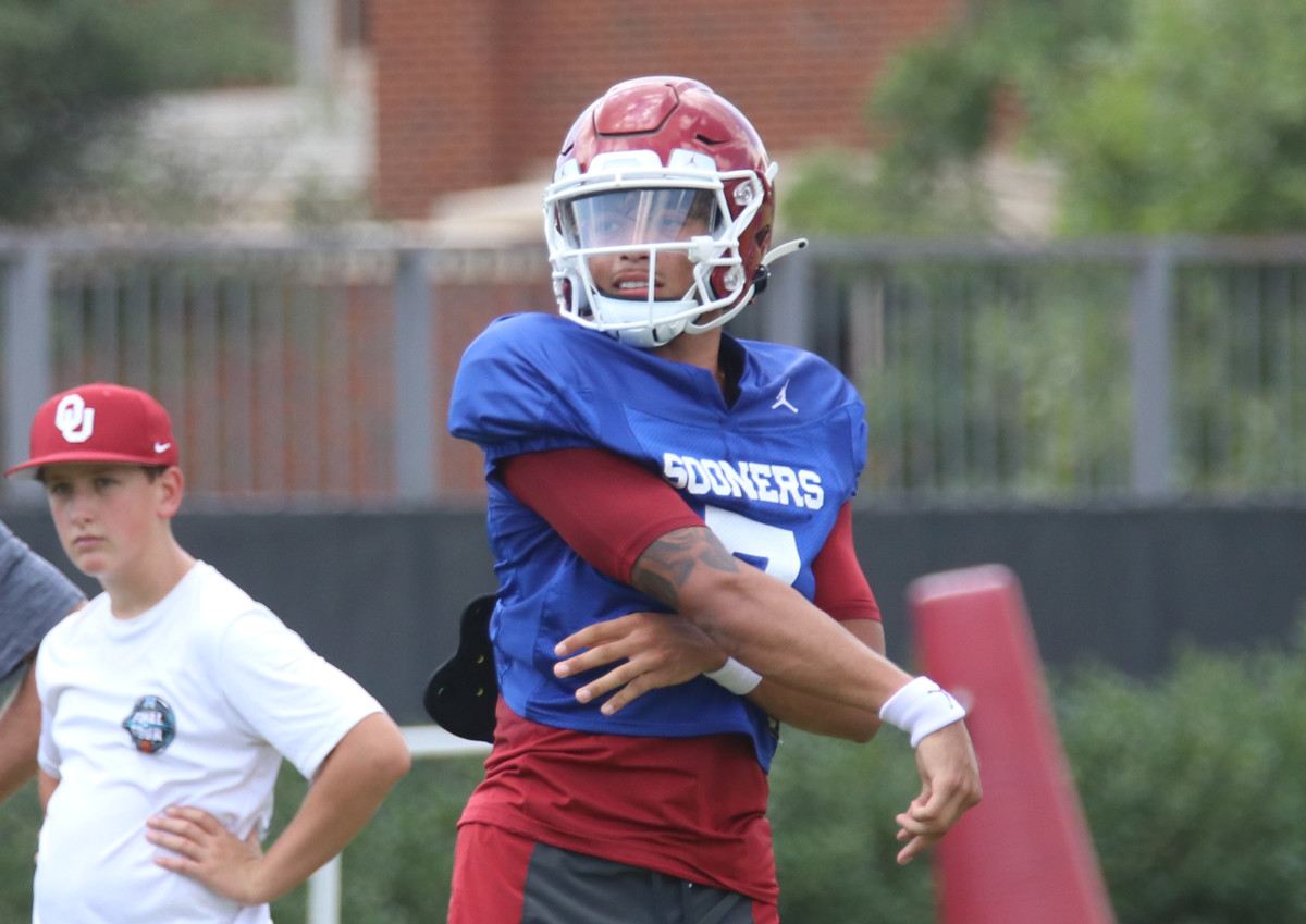 Former Oklahoma Sooners QB Names Transfer Destination - Sports ...
