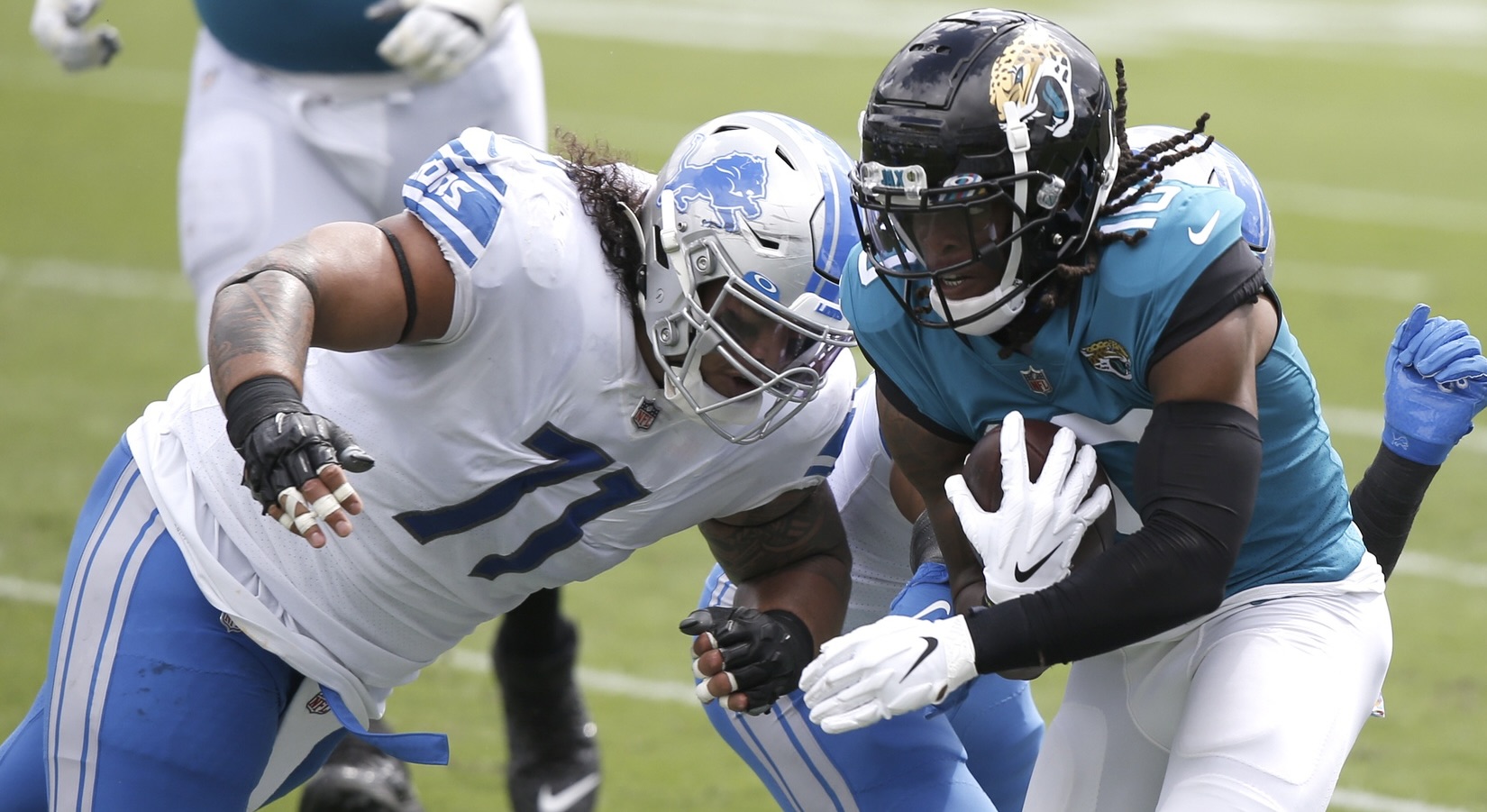 Shelton Signs with Chiefs, Joins Defense That Includes McDuffie ...