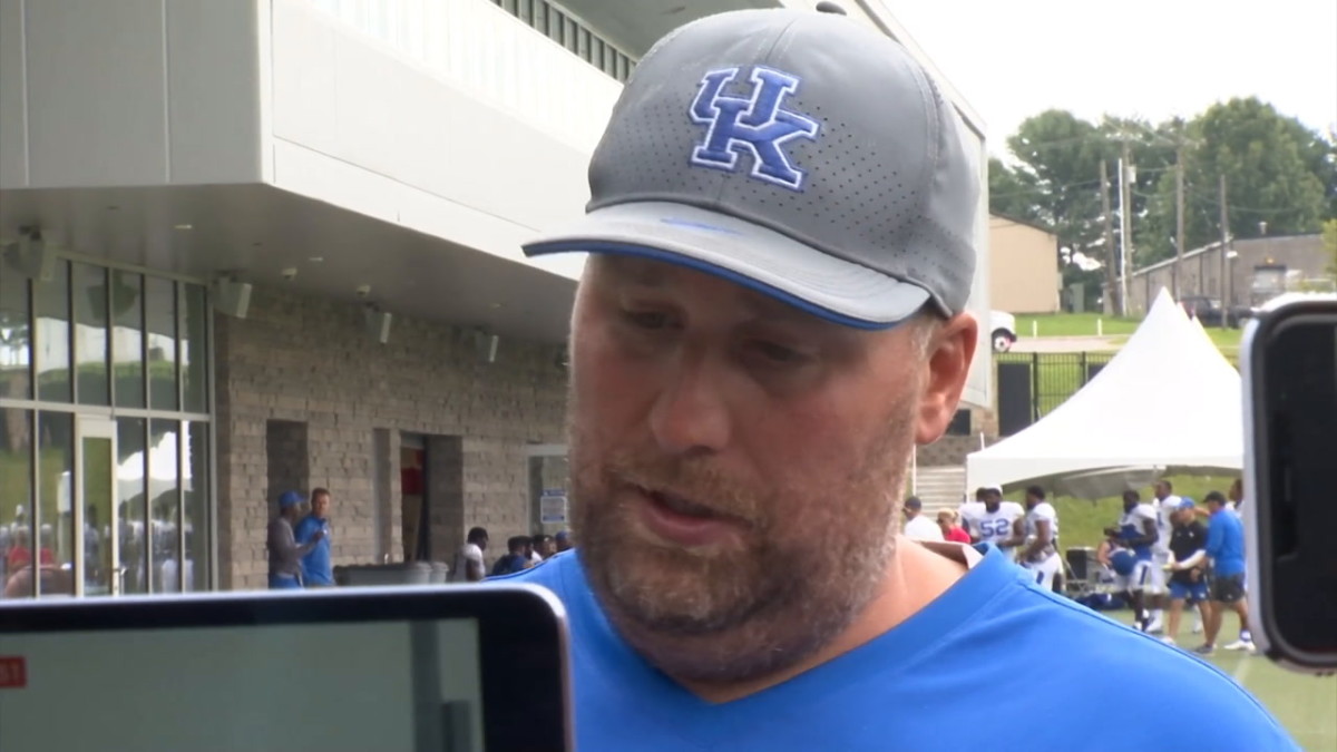 Mixed Group at Offensive Line Still "Gelling" as Unit, OL Coach Yenser ...