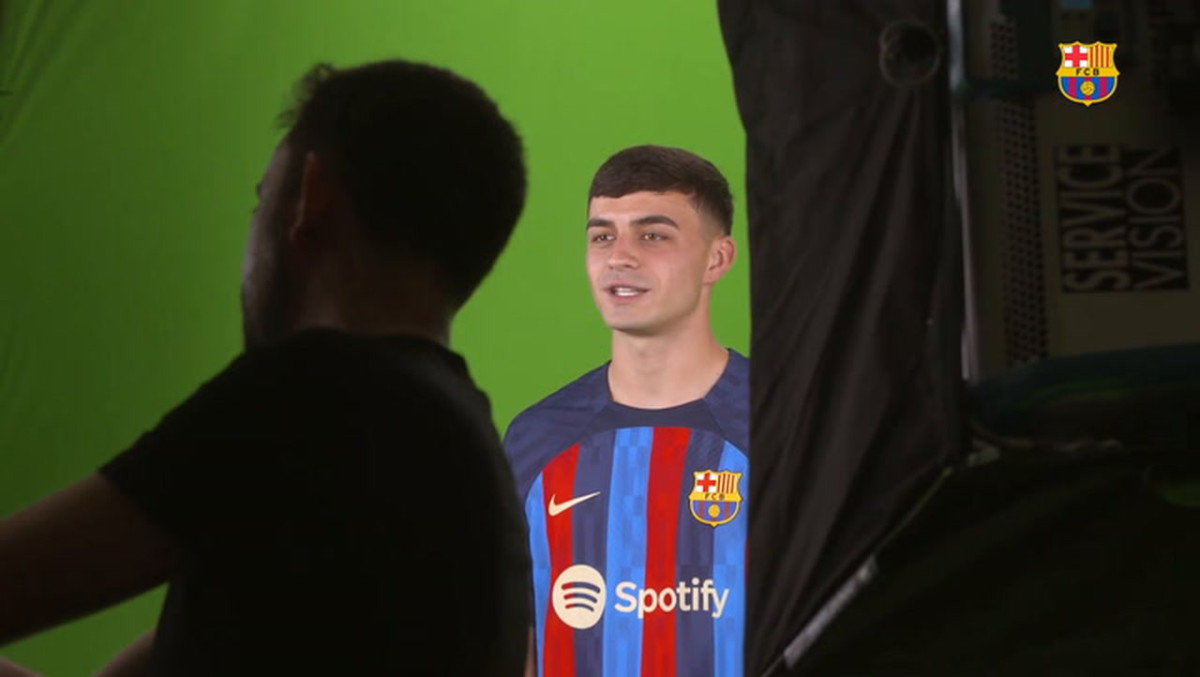 Behind the scenes: Filming day with the whole squad - Soccer ...