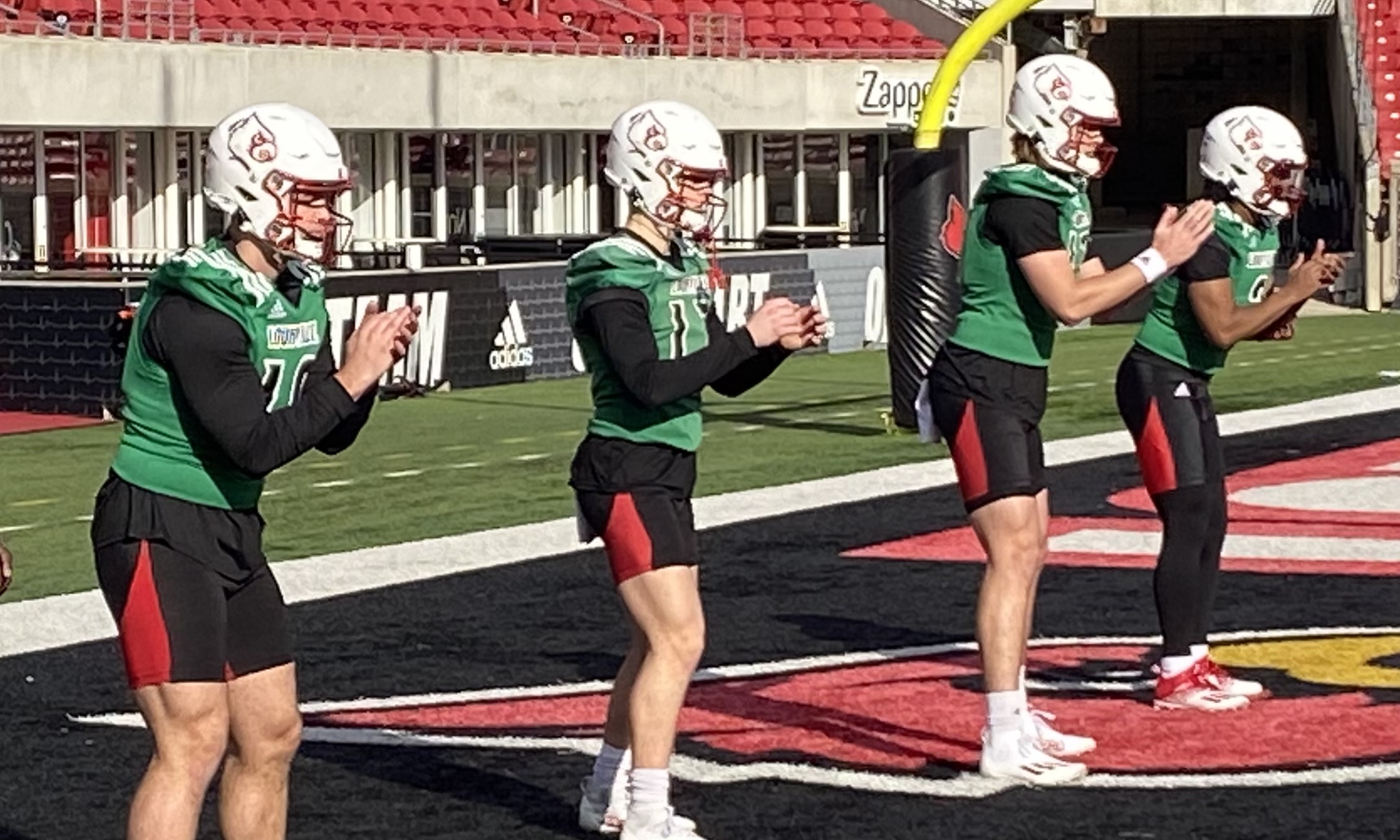 Louisville's Backup QB Spot Still Up for Grabs Following Fall Camp ...