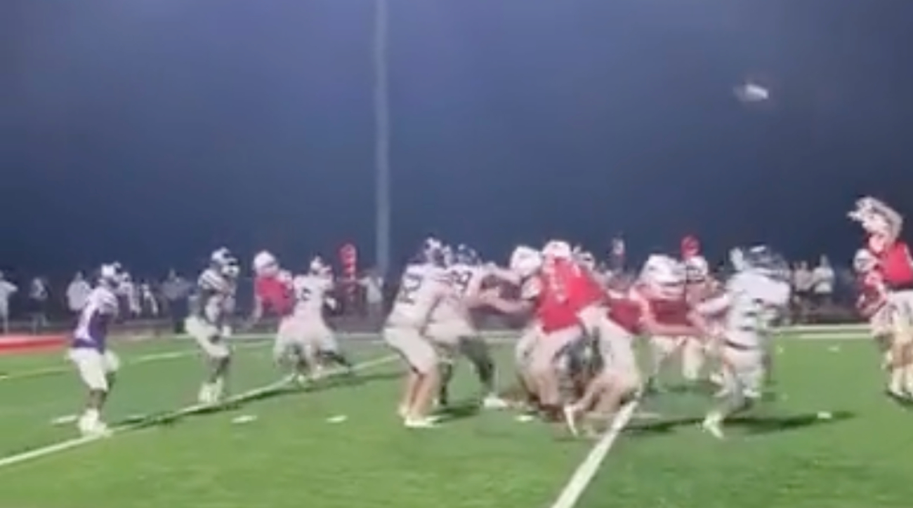 Loganville HS Wins Game on No Look, Over the Back TD Pass in Four OTs ...