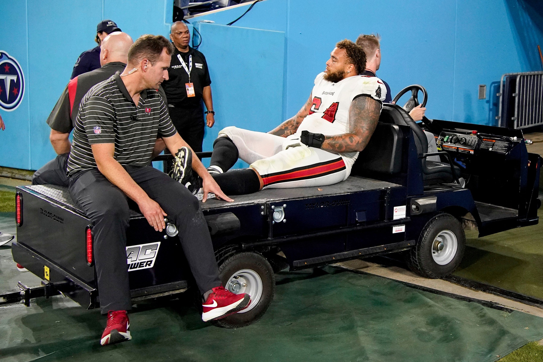 Aaron Stinnie: Buccaneers OL Suffers Torn ACL, MCL, per Report - Sports ...