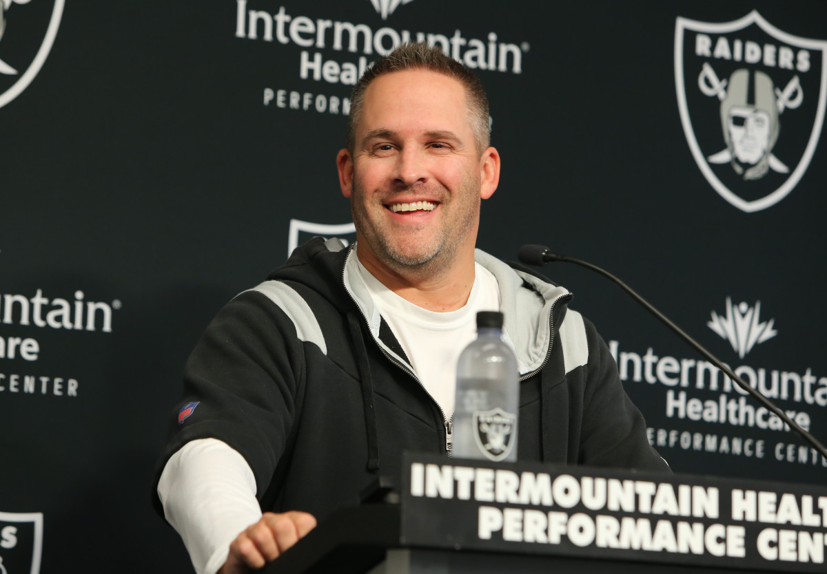 Josh McDaniels on Las Vegas Raiders, New England Patriots practices ...