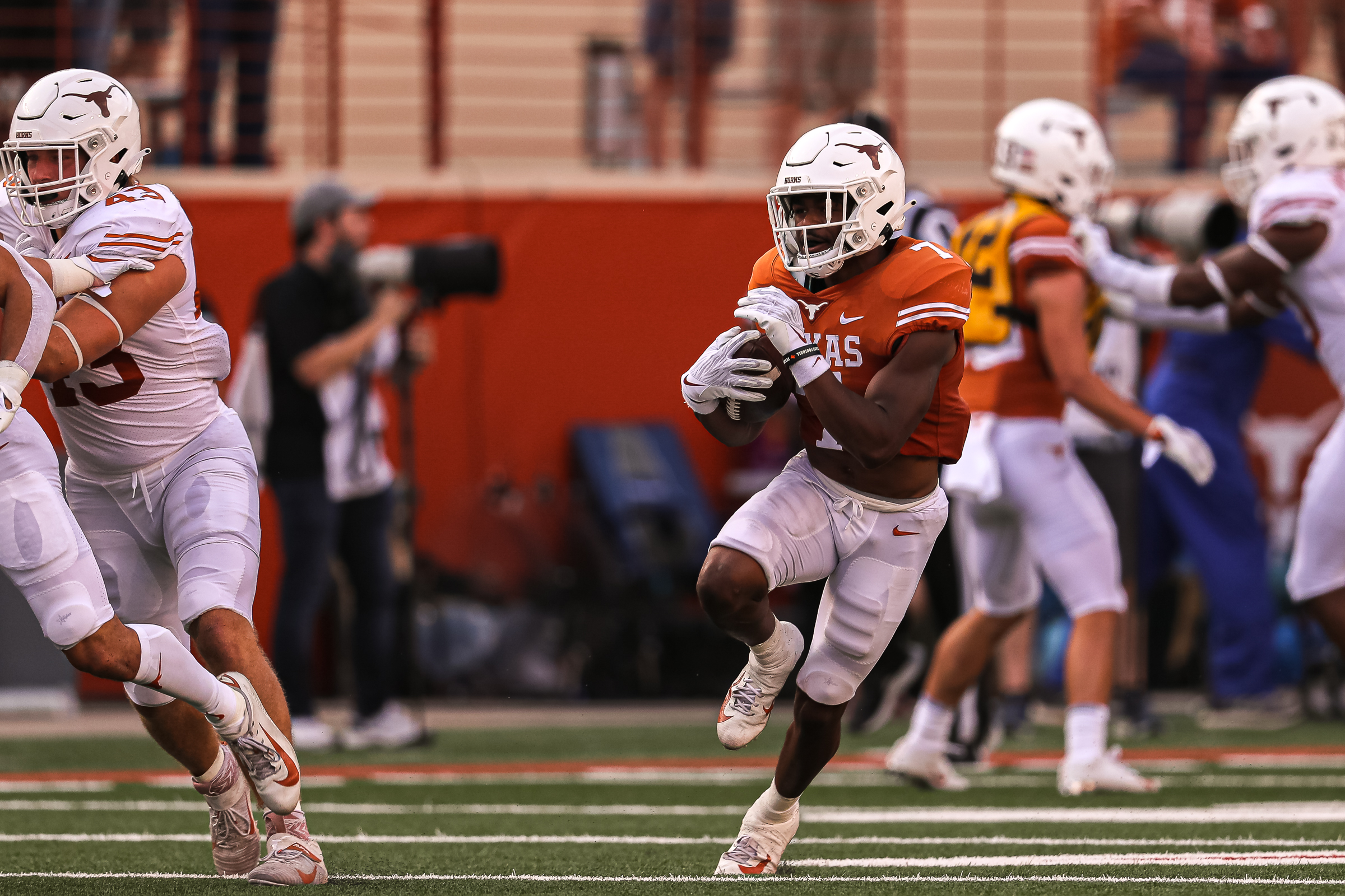 Raps And Reps: Why 2022 Could Be Texas RB Keilan Robinson's Year ...