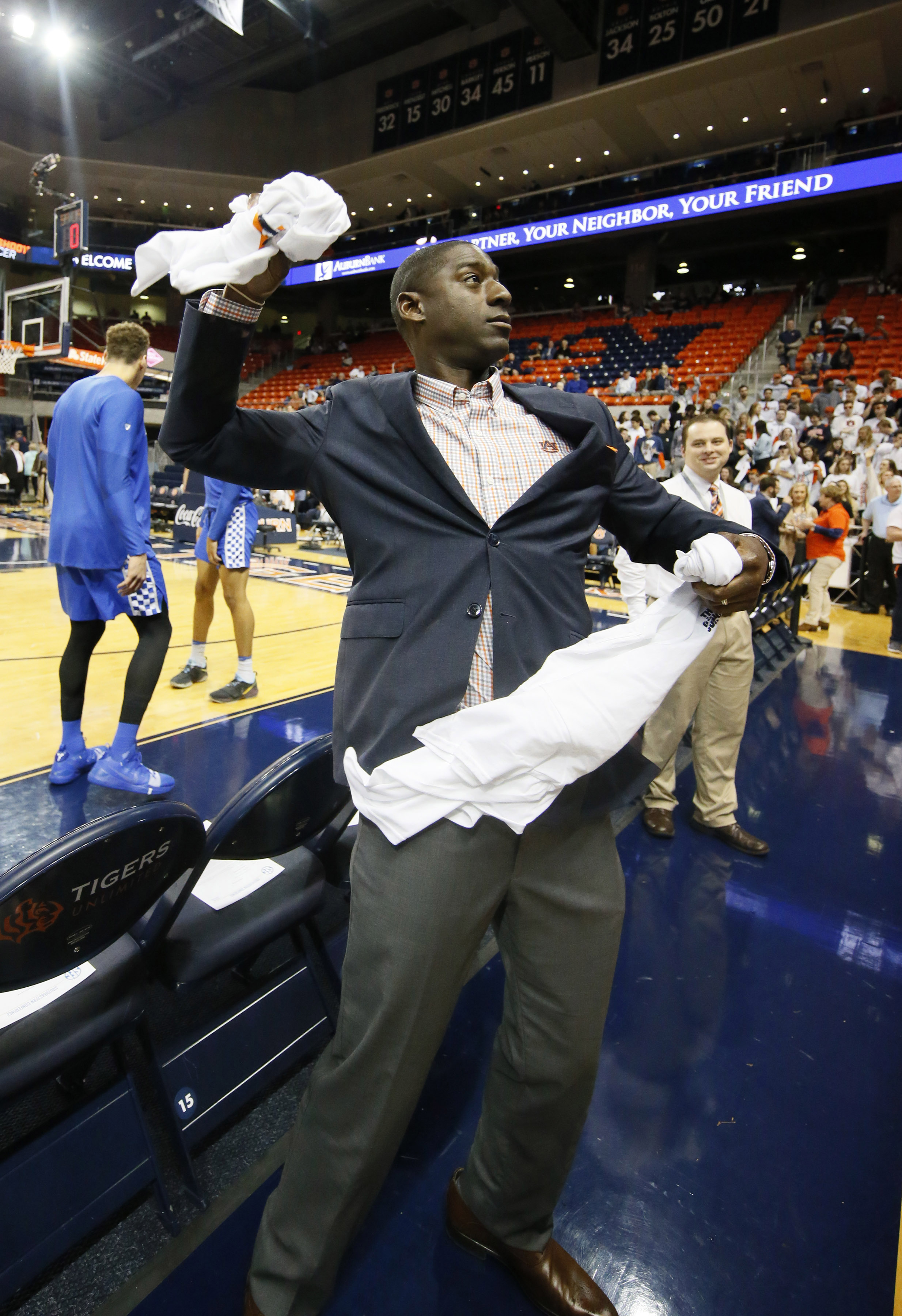 Auburn Twitter reacts to Athletic Director Allen Greene stepping down ...