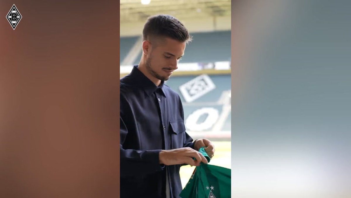 Gladbach sign Julian Weigl from Benfica - Soccer - OneFootball on ...