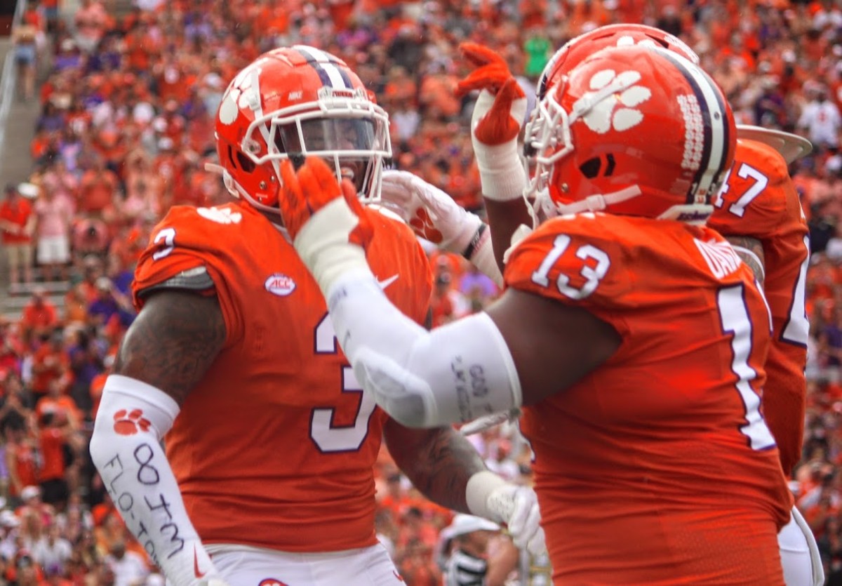 Clemson Tigers Xavier Thomas Details Emotions After Breaking Bone in ...