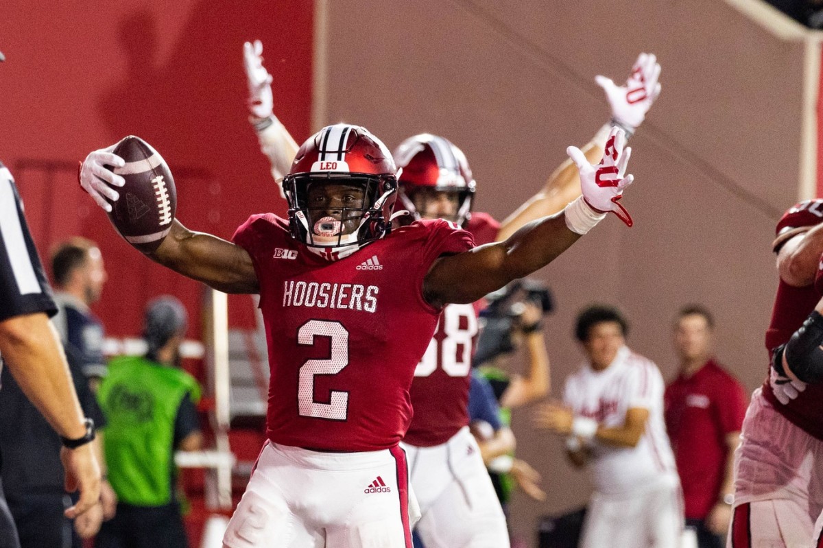 Former Indiana Hoosiers Running Back Shaun Shivers Signs With Seattle ...