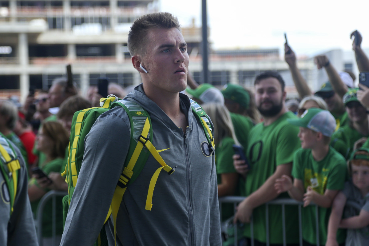 Oregon Football Starts Bo Nix at Quarterback vs Georgia Football ...