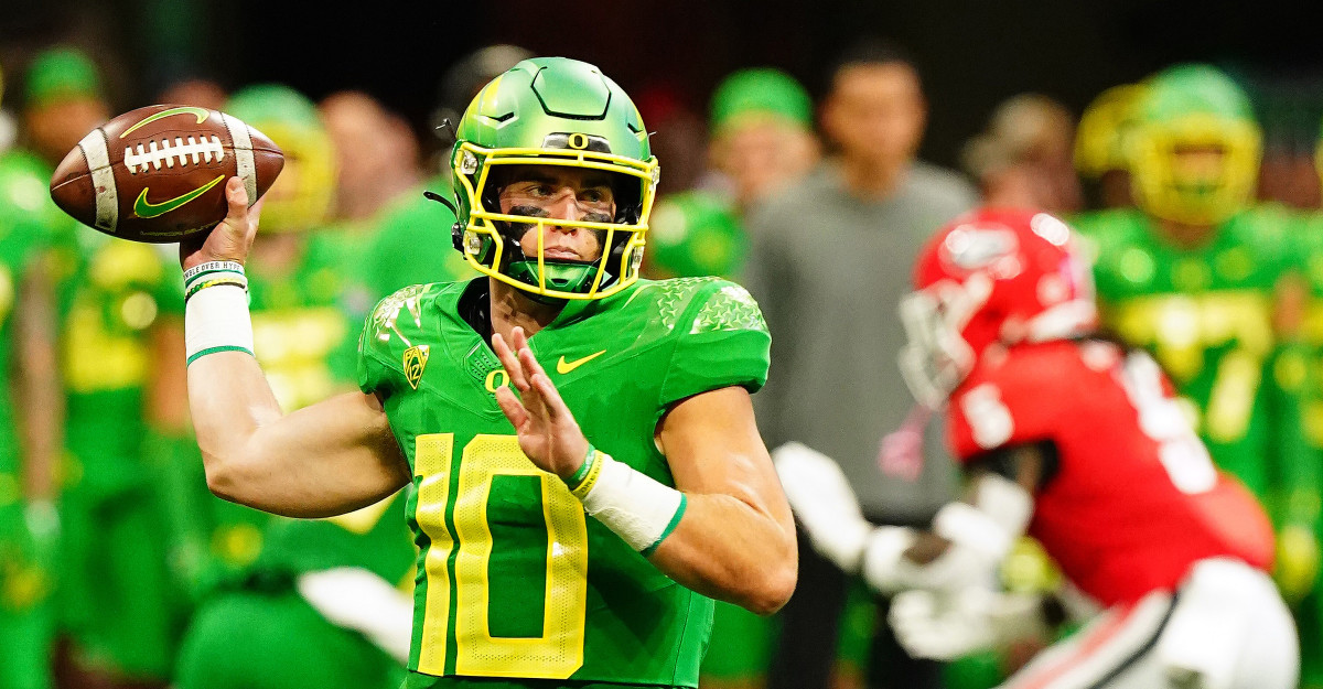 Oregon Football: Dan Lanning Sticking With Bo Nix as Starting ...