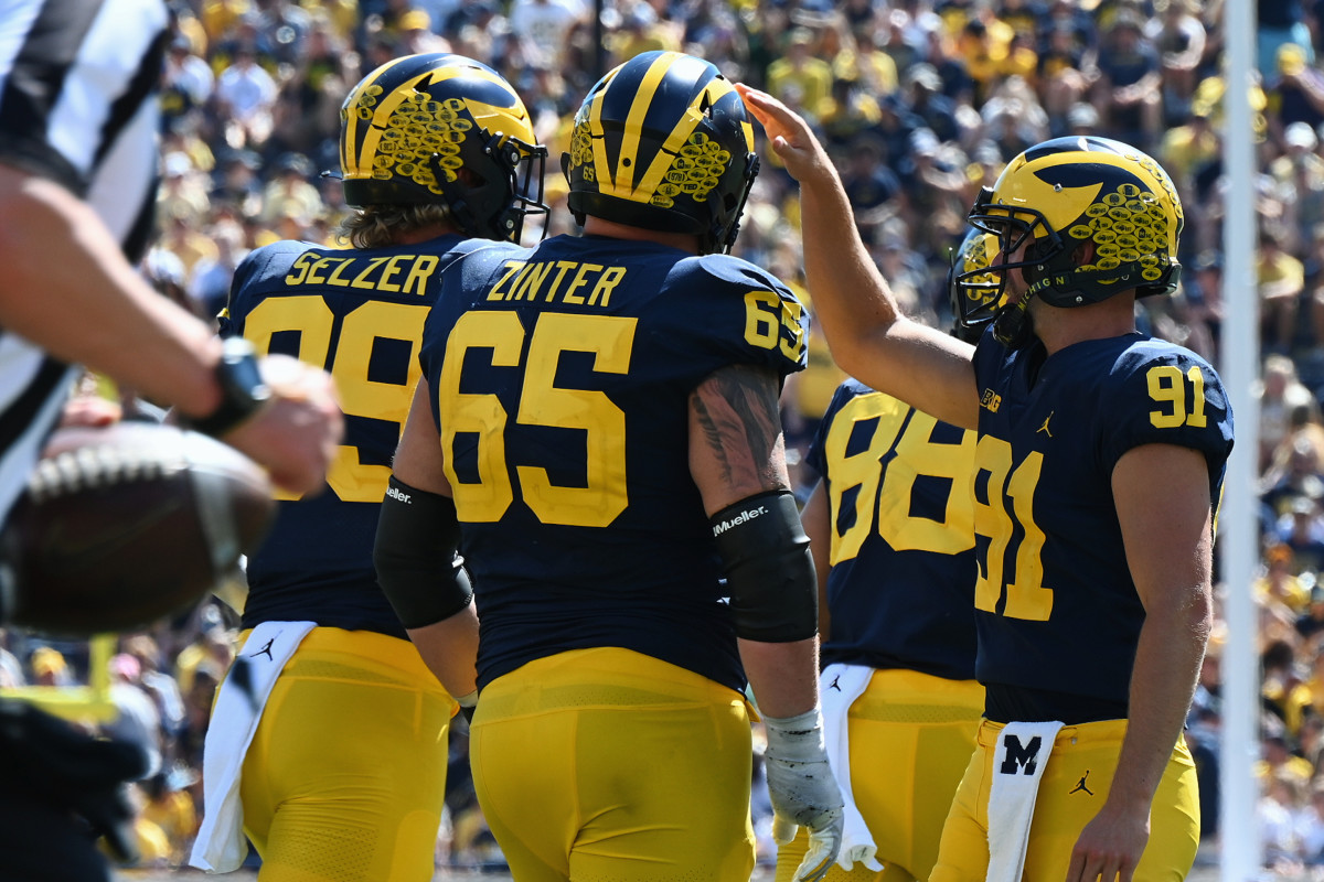 Michigan's Zak Zinter Earns Academic All-American - Sports Illustrated ...
