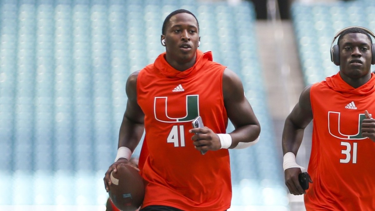 LB Chase Smith Embracing Role With Hurricanes, Looking Forward to Week ...