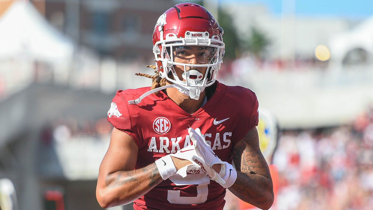 Hogs' Jordan Domineck, Jadon Haselwood After Practice - Sports ...