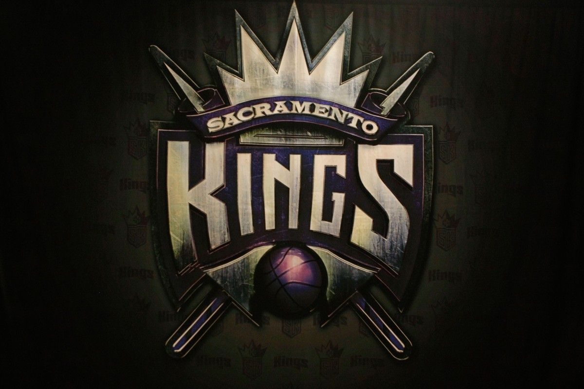 Last King Logo Wallpaper