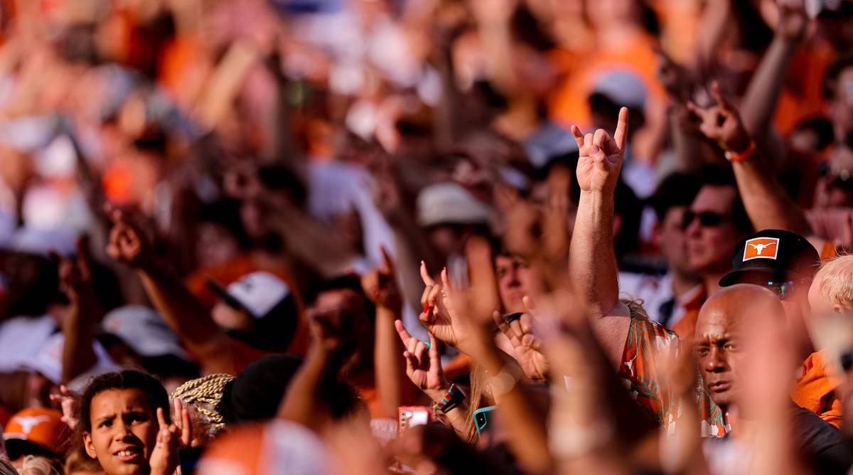 Texas Fan’s Beer Chug Out of Dirty Shoe on ‘GameDay’ Going Viral ...